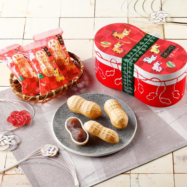 【発売日：2025年12月19日】かわいい干支にちなんだパッケージのぴーなっつ最中です。お年賀に最適。。干支にちなんだ可愛い「うま」の家族を表現したパッケージデザインを施した正月用の限定商品です。発売日前からの事前注文も承っておりますが発送...