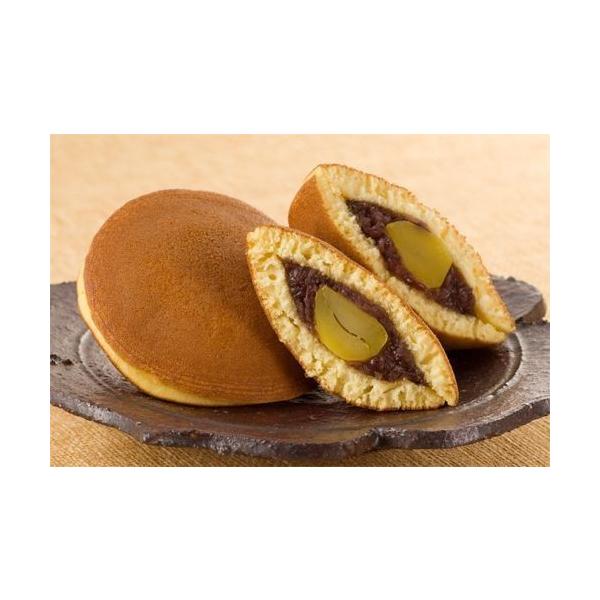 北海道産の二種類の小麦粉をブレンドすることにより、ふんわりしっとりした生地に仕上げ、餡は北海道産の小豆に生餡を加えることでなめらかに仕上げました。  栗どら焼　やわらかく炊き上げた一粒甘露栗が粒餡とマッチしたどら焼です 商品サイズ：135ミ...