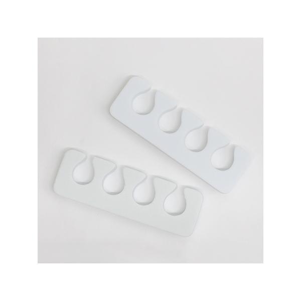 ペディキュアの際に使用するトゥセパレーターです。リーズナブルなので使い捨てでき、衛生的です。内容量：１ペアサイズ：２９×９２×８　