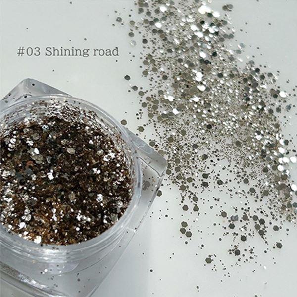 #03　シャイニングロード加えて楽しめるアディングシリーズ。ジェルに重ねて、混ぜて、自由にアレンジできます。1.7g