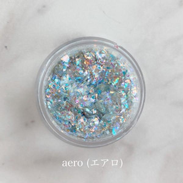ａｅｒｏワントーン落ち着いたカラーのオーロラのホロになります。オーロラクリアの細かなホロで、輝きが強く埋め込みやすい為シアーカラーを重ねて頂くと奥行感が出て美しいです。シアーカラーを重ねる前にミキシングジェルを塗布し一度硬化していただくとよ...