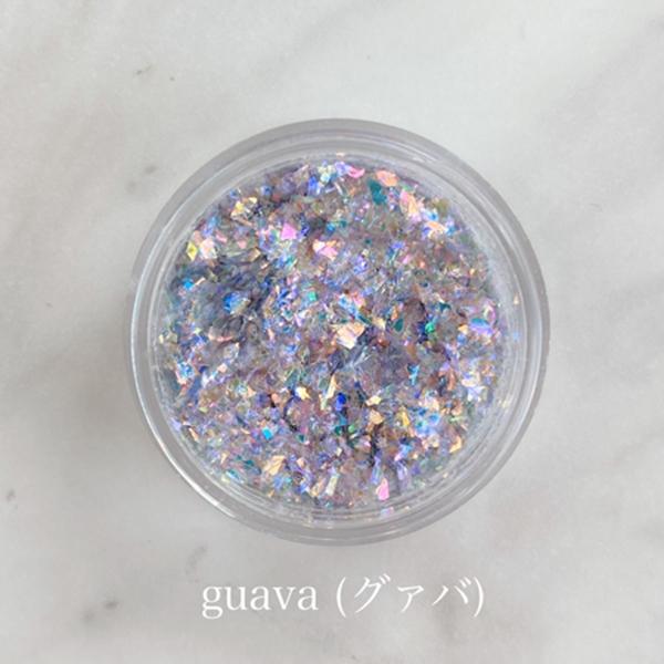 ｇｕａｖａワントーン落ち着いたカラーのオーロラのホロになります。オーロラクリアの細かなホロで、輝きが強く埋め込みやすい為シアーカラーを重ねて頂くと奥行感が出て美しいです。シアーカラーを重ねる前にミキシングジェルを塗布し一度硬化していただくと...