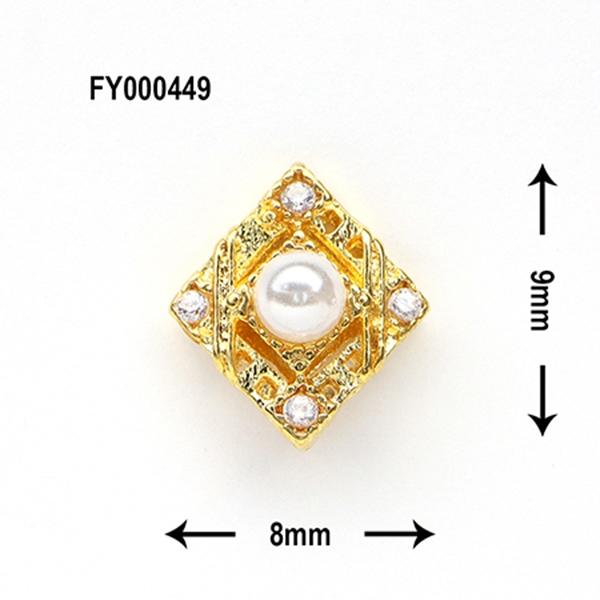 ＦＹ０００４４９LapisRaviセレクトの商品です。結婚式などの行事にも合う上品なパールを中央にあしらったパーツ。メタリックな輝きをまろやかなに仕上げてくれます。２Ｐ背面カーブあり縦９ｍｍ×横８ｍｍ