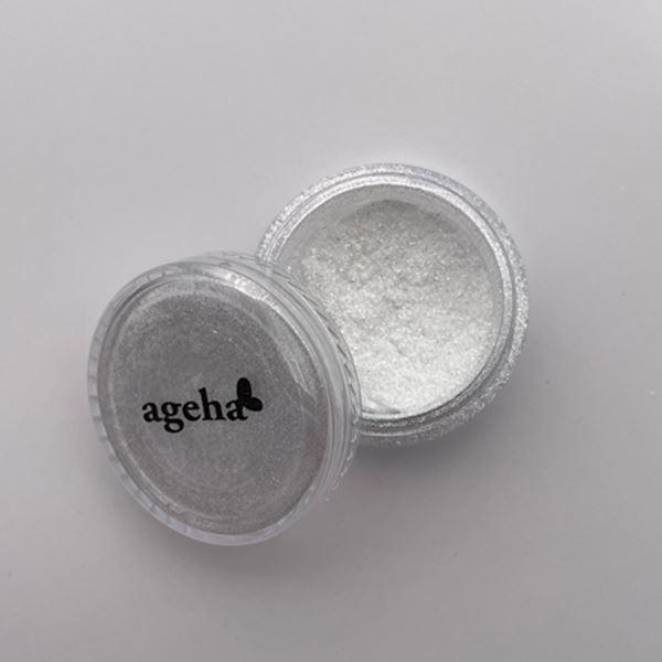 グラスパウダーのホワイトメタルシリーズ白雪姫を連想させるシルバーより明るく、ミラー感もあるホワイトメタリックが楽しめます。貝殻の雰囲気からミラーのような輝きまで、ありそうでなかった明るいメタリックをお楽しみください。※超微粒子ですので開封時...