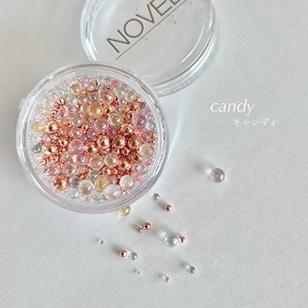 ランダムなサイズのクリアボールとブリオンがmixされたパーツです。他のパーツと組み合わせたり、全面や数個散らしても個性的に仕上がり、多種多様にお使いいただけます。パステルカラーの色味で弾けるような可愛らしいキャンディのようなわくわくするアイ...