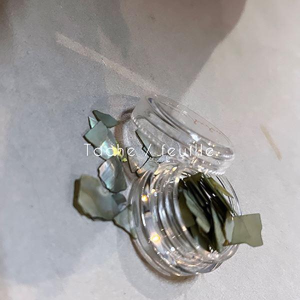 注意事項・大きいシェルに関しましては、ニッパーや爪切り等で安全な場所でカットして頂くか、又は、カナヅチ等の角で叩いて割ってご使用下さい。・サイズ調整の際は飛散しますので、顔や目などに当たる場合がございます。調整の際は周囲にも十分ご注意下さい...