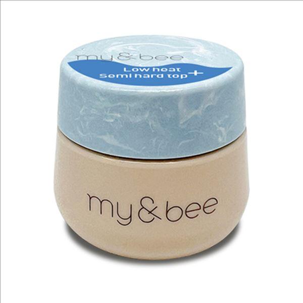 大人気「ローヒートセミハードトップ」が、ツヤ感と硬化後の強度がさらに安定してリニューアル！しっかりとした強度があるセミハードトップジェル。粘度がありながらもスムーズなレベリングでスピーディーなコーティングが可能です。フォルムを作る程度の塗布...