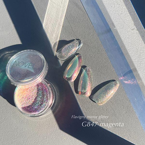 glitter (magenta)細かなラメが入ったグリッターでミキシングはもちろん、アートの上に散らしたりミラーパウダーとしてもお使いいただける万能なミラーグリッターです。0.5g