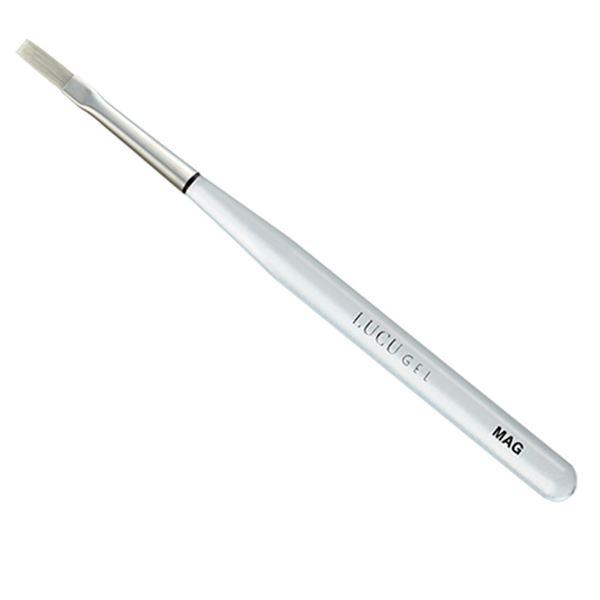 MAG筆圧が掛かりにくい設計で、マグネットジェルなど低粘度のジェルを均一に塗布できる。素材/国産PBT専用キャップ付き:全長83mm、内径8mm 天面穴なし全長:140mm、毛先:12mm、毛幅:5mm、毛先の厚み:1.9mm