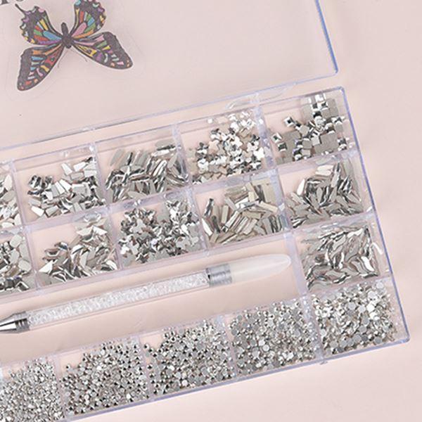 フルセット(ストーンフィクサースティック付き)さまざまな形のストーンは全20種類入った大容量かつバラエティーに富んだストーンセット。これだけ入ってこの価格はサロンワークにうれしい♪ストーンを取るためのフィクサースティックもセットされています...