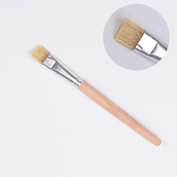 硬い毛質でコシのあるジェルブラシ。テクスチャーパールジェルやエッチングジェルのように硬めのテクスチャーのジェルに細かな筋をつけるデザインに最適。これがあれば簡単に「バカラネイル」が完成。毛先素材:ナイロンキャップ:なし全長135mm、毛丈1...