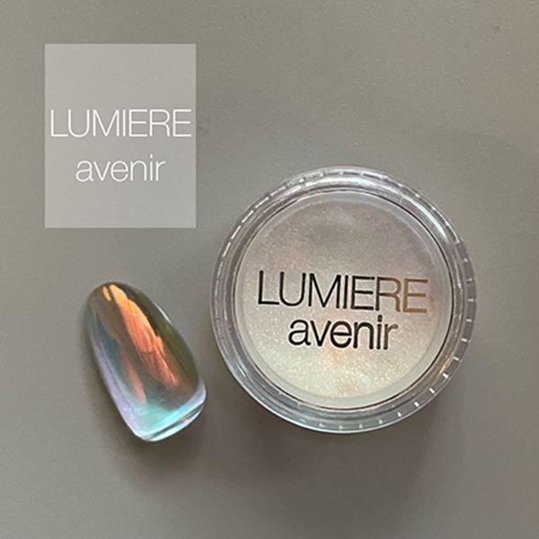 ディライトシャボン玉のようなクリア感のオーロラパウダーです。きめ細かいパウダータイプで部分使いにもおすすめです。【使用方法】1.ノンワイプトップまたはノンワイプカラージェルを完全硬化後、アプリケーターやシリコンスティックなどでパウダーを擦り...