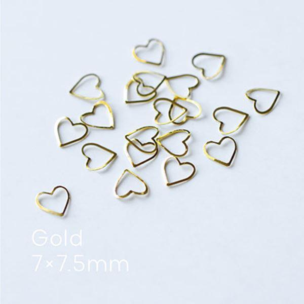 ゴールド 7×7.5mmアレンジ自在のフレームパーツ。フレーム内にパーツやシェルを詰め込んだり好きなカラーを合わせたり自分好みにアレンジできます。そのまま使ってシンプルに仕上げてもOK。推し活ネイルにもオススメ!カラフルで塗り潰しに便利なT...