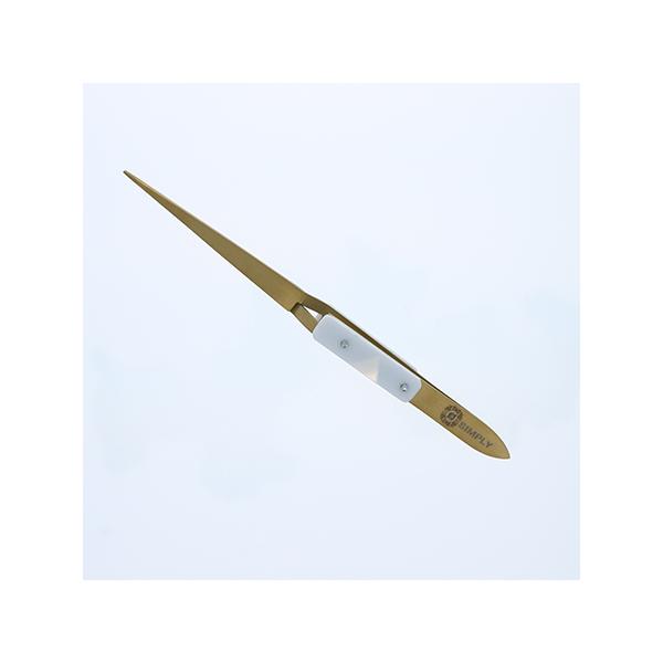 サロンワークでスムーズに美しいピンチングを入れることができるスタイリッシュなピンチです。アクリルネイルにもジェルネイルにもジェルネイルにも使用可能。的確なピンチングを入れるのに役立つロングネイル好きのマストアイテムです。○スティレットが作り...