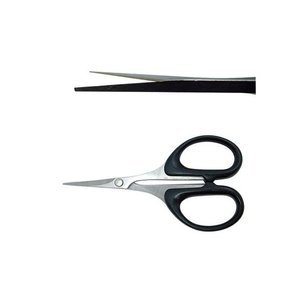 丈夫な素材でできたストレートタイプ。指穴部分が広く、持ちやすい形。・サイズ：全長約106mm・パッケージサイズ：H138×W70×15mm