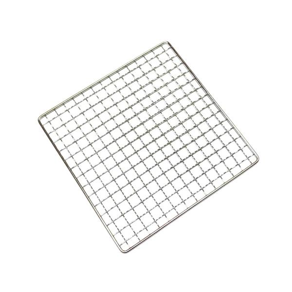 【日本製の高級焼き網】■安心・安全の日本製。■東大阪の工場で職人が、手づくりで１枚１枚丁寧に作り上げております。【18-8ステンレス製】■「18-8ステンレス製鋼」は、機械の耐久部品から原子力発電所の冷却水パイプなどにも使われており、ステン...