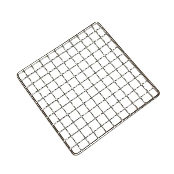 【日本製の高級焼き網】■安心・安全の日本製。■東大阪の工場で職人が、手づくりで１枚１枚丁寧に作り上げております。【18-8ステンレス製】■「18-8ステンレス製鋼」は、機械の耐久部品から原子力発電所の冷却水パイプなどにも使われており、ステン...