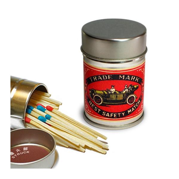 レトロラベル缶マッチ・自動車シリーズは、防湿効果と安全性を保持できるよう缶ふたの内側にマッチを擦って火をつける側薬を張り、マッチの軸向きは火のつく頭が下になります。