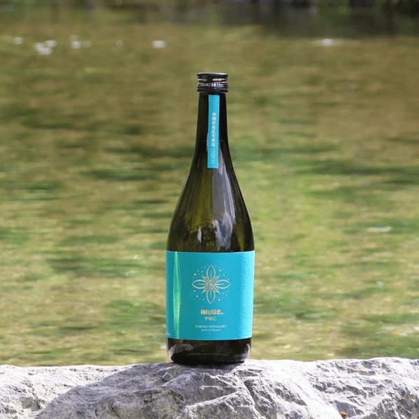 「今帰仁から百年振りに復活、幻の芋酒」沖縄が琉球王国時代の頃、 当時庶民の人々の身近にあった原材料である「甘藷（琉球芋）」「黒糖」そして、酒麹をつくり自家酒造したものがIMUGE.（イムゲー）です。 満点に輝く星と青い空の下、青々と茂る作物...