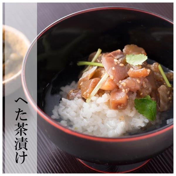 【生さば寿司】鯖寿司とはこのこと懐石料理店が作る鯖寿司を始め季節の創作押し寿司とお惣菜刺身を切って残ったところで作りますから中身は色々な種類の魚が入っています。 鯛・マグロ・ヒラメ・鯵・かんぱち・タコ・イカ・すずき・・・ 。残ったところで作...