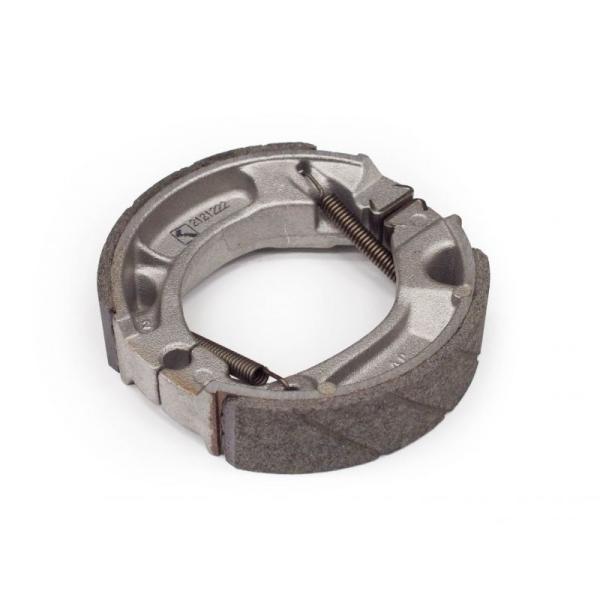 キタコ製ブレーキシューです。※ノンアスベスト材使用【適合例】スーパーカブ50 / C50-9600001〜0095210 Rブレーキスーパーカブ50 / C50-0200001〜0327924 Rブレーキスーパーカブ50＆リトルカブ / C...