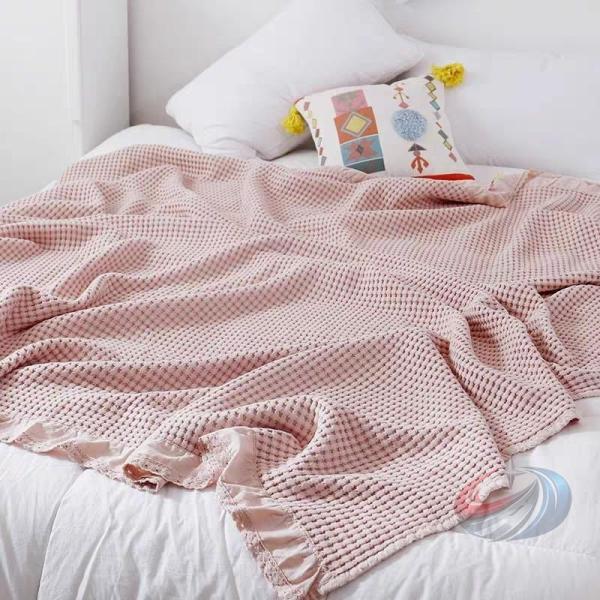 素材 綿100%サイズ シングル 150cm×200cm商品説明 手触りの良いワッフル生地をふんだんに使った、大判サイズのワッフルケットです。ソファに座ったときにひざに掛けてもお腹から足元まですっぽり包み込んでくれる頼もしいアイテム。身体を...