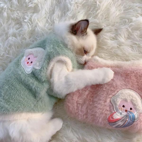 商品名:犬服 猫服 防寒対策 暖かい ペット服 ベスト 秋冬 ペットウェア 袖なし ペット用品 厚手 可愛い 暖かい 裏ボア 防寒 モコモコ おしゃれ かわいい                            商品説明:犬服 猫服 ベ...