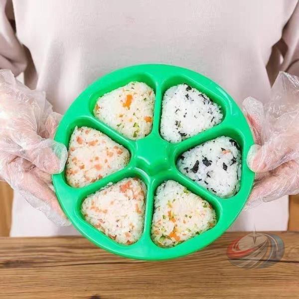 商品のサイズ：20 * 20 * 4 cmおにぎりをたくさん作りたい行楽シーズンやパーティー、手早く作りたい朝のお弁当作りなどにもお役立ち！.環境にやさしい食品グレードのPP素材を使用します。毒性がなく、味がなく、安全で信頼性の高い使用方法...