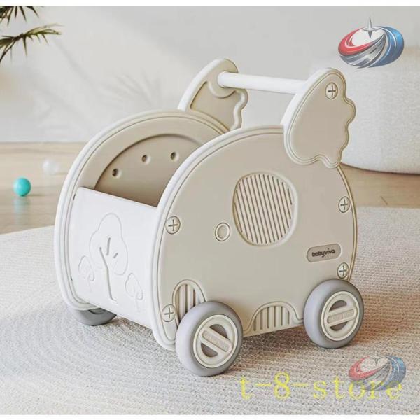 小さな一歩は、大きな成長。かわいいピヨピヨといっしょに歩こう！小さな手でしっかりつかまり、小さな足で一生懸命立ち上がろうとする赤ちゃん。見ている大人も思わず力んでしまう「つかまり立ち」は、赤ちゃんにとって大きな成長の証しであり、新しい世界へ...