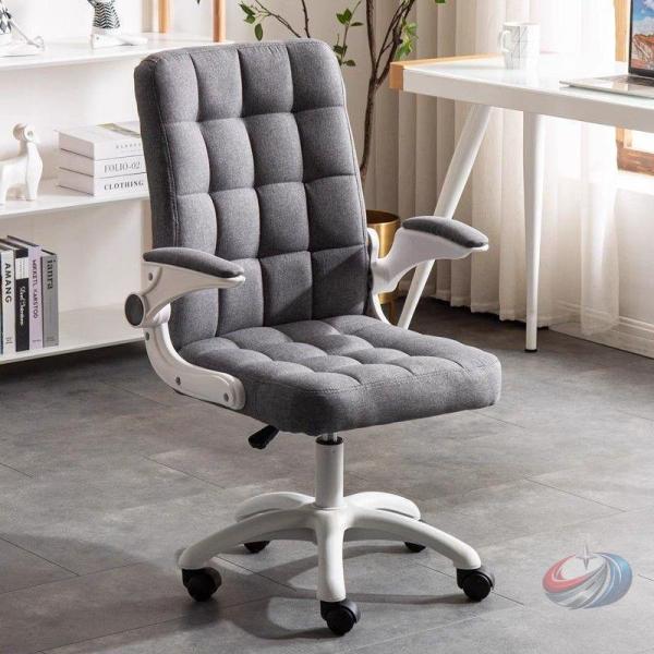 サイズ幅55×奥行55×高さ95-102cm(座面高:45-52cm)材質麻ファブリック生地+内蔵高弾性スポンジクッション+ナイロン足重量約12KG生産国中国商品特徴・実用性：跳ね上げ式アームレストは自由に調整できます。人間工学に基づいた背...