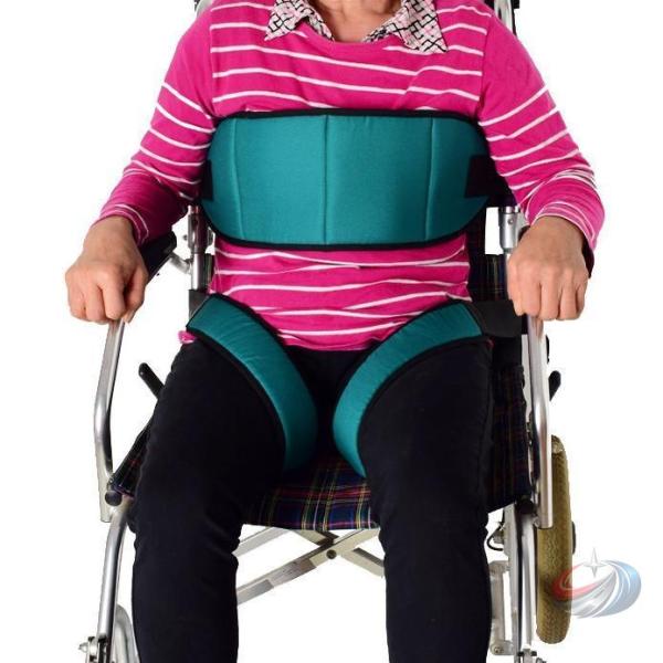 【セキュリティ保護】人間工学に基づいたデザイン、腰を拘束するシートベルトのT字状、腹部及び股は、より包括的安全性と長老や患者のための強力な保護を提供します。【洗える】この高品質の車椅子拘束具は洗えるし、使いやすいです。私たちのシングルサイズ...