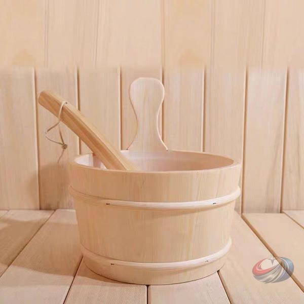 ??? パインウッド素材：バケツとレードルのセットはパインウッドで手作りされており、元のウッドの香りと質感を保持しています。??? 適切な環境：このセットは、サウナ、蒸し部屋などで使用されます。??? 大容量：バレルの容量は4Lで、水を満た...