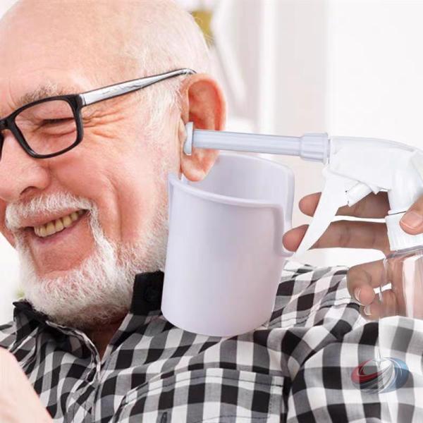 材質：PVCサイズ：22*18*6cm重量：190g耳掃除用セットです。簡単でキレイに耳掃除出来ます。たくさんの道具付きなので、子供も大人もあります。家族全員用タイプです。ペットの耳掃除も出来ます。※輸入品の為、多少の汚れ、スレがある場合が...