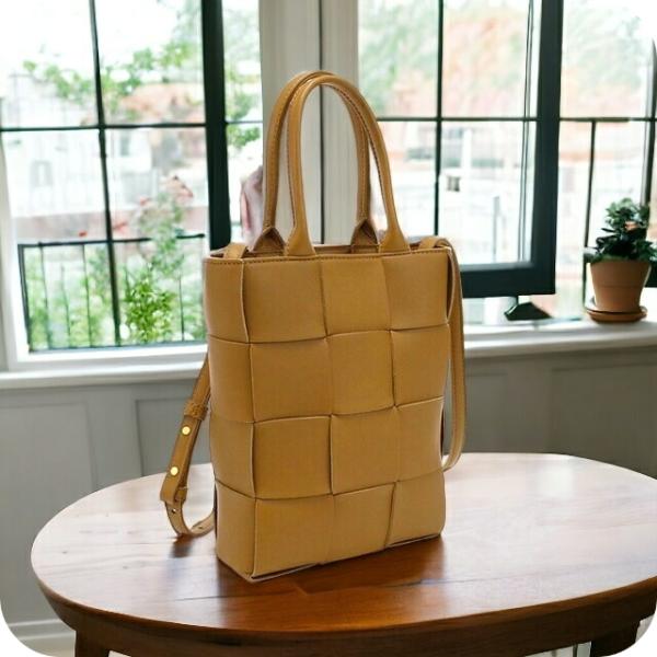 BOTTEGA VENETA さらに+16倍 ボッテガヴェネタ ブランド トート BOTTEGA VENETA さらに+16倍 ボッテガヴェネタ ブランド トート