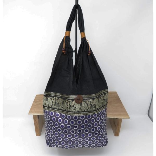 商品コード：NMDC2010商品名：コットンバッグ　可愛いバッグ　小　濃パープル黒　スパンコール商品タイプ：バッグ輸入国：マレーシアサイズ：約18cm（手持ち部分含む約46cm）cm＊　約26cm（横幅　底　約18cm）　約8cm（マチ)材...