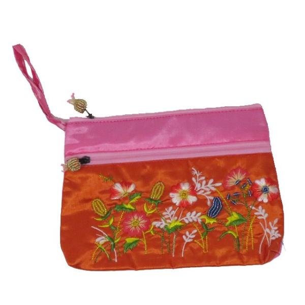 商品コード：nvdd5011商品名：シルク刺繍ビーズ付きポーチ　ピンク・オレンジ　ビーズ：黄色商品タイプ：小物入れ輸入国：ベトナムサイズ：約14cm×約19cmデザインの可愛いシルク刺繍ポーチです。小さめなのでカバンの中で小物いれとして便利...