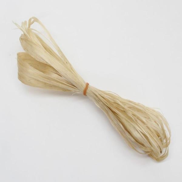 麻の繊維で作っております。駒札の取付け、注連縄の取付けやお供えの盛付けなど、神事に関する用途などにお使い下さい。★販売単位は10gになります。ご注意下さい。　仮に20gご購入の場合は数量欄を「2」、50gご購入の場合は、数量欄を「5」で入力...