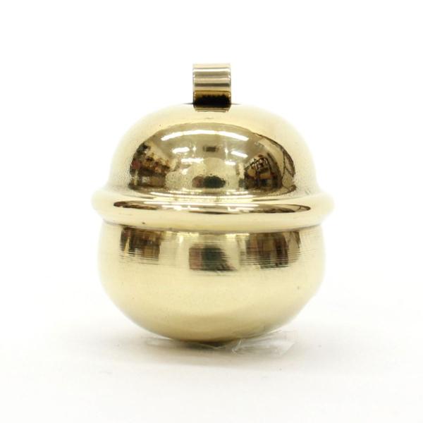 本坪鈴は神社や御宮などの前につるす真鍮製の鈴です。メッキを付けることにより、御神輿の装飾品としても使用されます。販売単位は1個になります。・サイズ：横幅直径2,1cm 総高さ2,4cm・素材　：真鍮製・磨き・日本製※4枚目の画像に載っており...