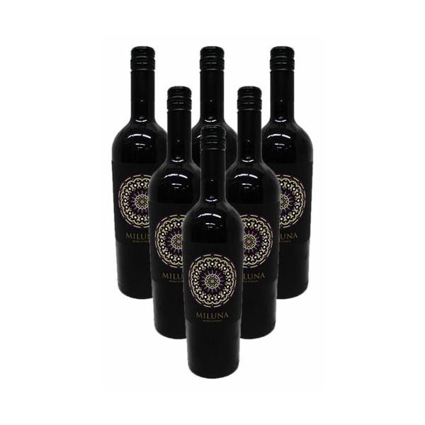 南イタリアを特有の豊満な果実味とふくよかな甘みがあります。アタックはやや強めで、黒系果実のチェリーやカシスを思わせる香りもあります。プリミティーヴォ、ネグロアマーロ、マルヴァジーア・ネーラとプーリアで造られた土着品種を使用。（合う料理：肉じ...