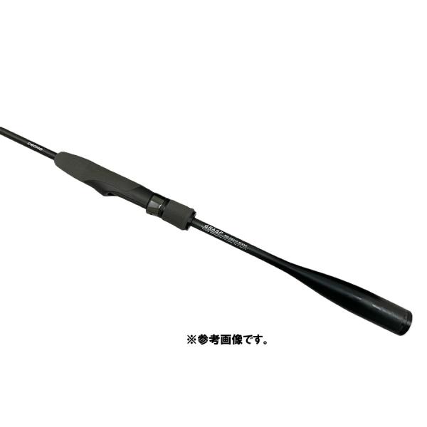 イカを掛けるまでの過程に関して考察。エギを動かす理由や根拠を外的要因から考え、「水圧に負けないブランクによりエギを動かす」というテーマに沿って開発。バットは全モデルが「硬い」と感じるものとなっています。しかし、エギに掛かる水圧、シンカーを背...