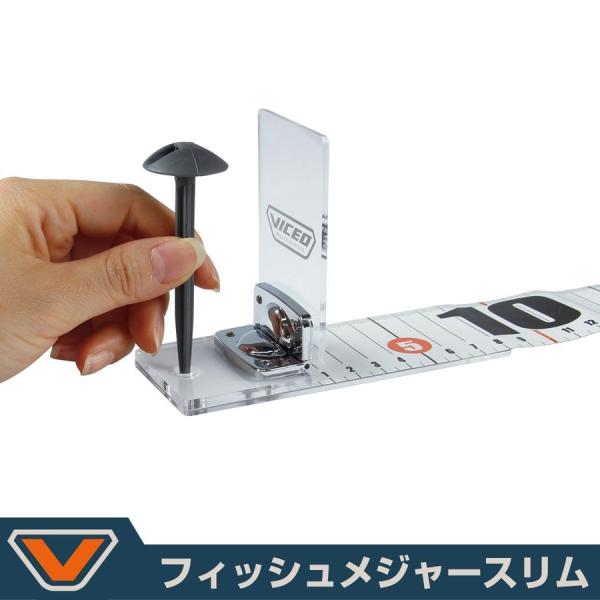 正確に計測できる120cmのフィッシュメジャー120cmまで計測可能なフィッシュメジャー。始点を正確にできるプレートとペグ2本付でメジャーのたわみを防ぎ計測時の誤差を軽減。120cmまで大型目盛りで大型魚も対応。メジャー部分はマットなPVC...