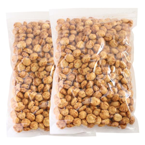 生地に切イカをふんだんに練りこんだ当店自慢の一品です。熱風ロースターで焼き上げ、サクサクの食感に仕上げました。一口食べれば口の中いっぱいにイカの風味が広がります。イカのうまみと塩味のみのシンプルな塩味の味付けが後を引く落花生の豆菓子です。商...