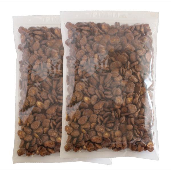 中心のソラマメにはフライして皮を剥いた大粒のオーストラリア産そら豆を使用しています。金平糖を製造する機械を使用し時間をかけて少量ずつ黒糖みつをかけ、金平糖の”ツノ”を作る要領で商品表面の凹凸を作っています。そら豆のコクのある味と黒糖の深みの...