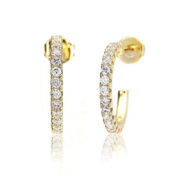 リュクスに輝くジルコニアを埋め込んだ上品なフープピアス。シンプルで合わせやすく、主張しすぎない控えめなデザインで小ぶりのサイズ感。オンでもオフでも活躍してくれます。Color：ゴールド、シルバーMaterial：18k gold corti...