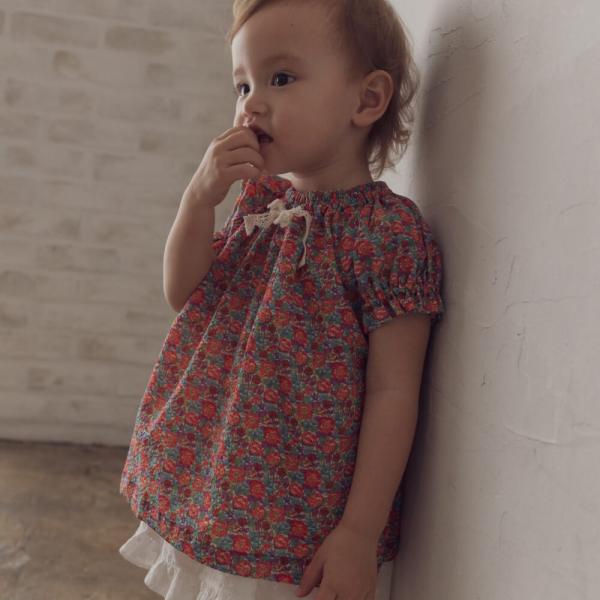 リバティの自然やアールヌーボー等のモチーフに。ソフトな風合いと軽さを兼ねそろえた完全耐久性シワ加工「ミラクルウェーブ」との魅惑的なコラボレーション