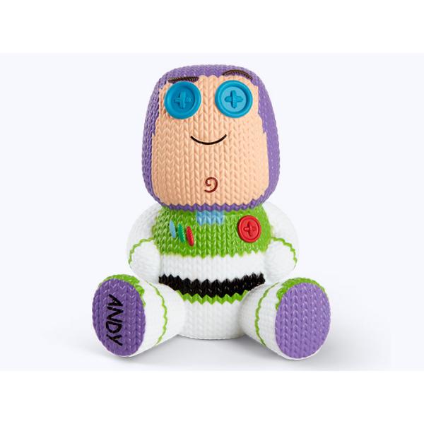 Handmade by Robots ハンドメイド・バイ・ロボッツ トイストーリー バズライトイヤー ビニールフィギュア手編み風の柔らかい感じや、おしりから出るタグが可愛さ満点足裏にちゃんと入っている「ANDY」の文字がファンにはたまりませ...