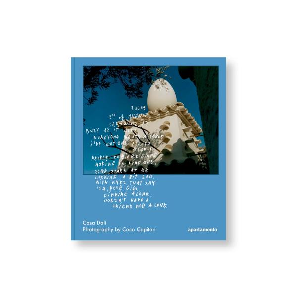 スペイン人フォトグラファー、アーティストのココ・カピタン（Coco Capitan）の作品集。本書は、スペインのコスタ・ブラバ海岸に位置するサルバドール・ダリ（Salvador Dal?）の邸宅を撮影した作品を収録しており、その芸術家のシュ...