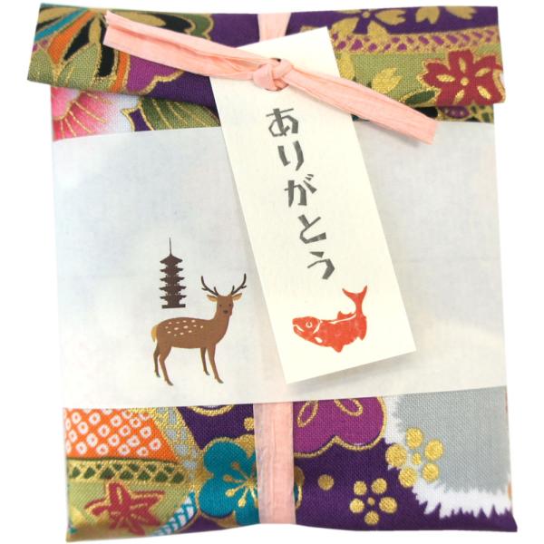 いつもお世話になっているあの人に、感謝の気持ちを込めて！可愛いパッケージと『ありがとう』の言葉を添えて、ちょっとしたプレゼントにいかがですか、、。 【内容量】8ｇ(4ｇ×2袋)【原材料】食塩(国内製造)、味付け鮭フレーク(さけ、食塩、砂糖、...