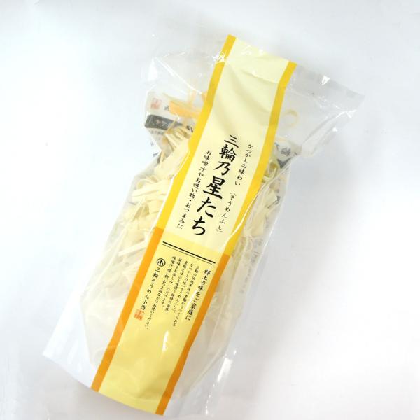 手延べ素麺から作られるなつかしの味「そうめんのふし」 独特の食感、風味をお楽しみ頂けます。味噌汁、吸い物、おつまみなど料理のアレンジにお使い下さい。【内容量】100g【原材料】素麺ふし・小麦粉(国内製造)、食塩、食用植物油、トマト素麺ふし・...