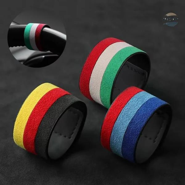 車用ステアリングホイールトップマーカー 車用ステアリングホイールブースター センターラインマーキング イタリア製スエード DIY 車用装飾アクセサリー ユニバーサル